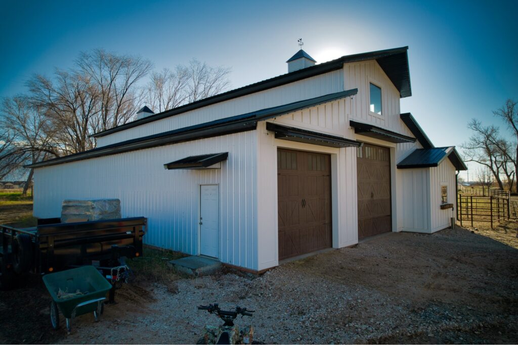 What is a pole barn eyebrow roof? - Beehive Buildings