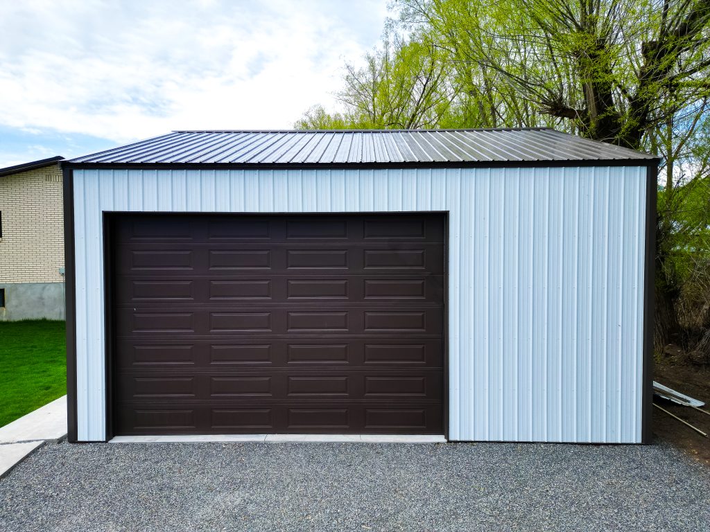 Choosing the Right Doors for Your Pole Barn - Beehive Buildings