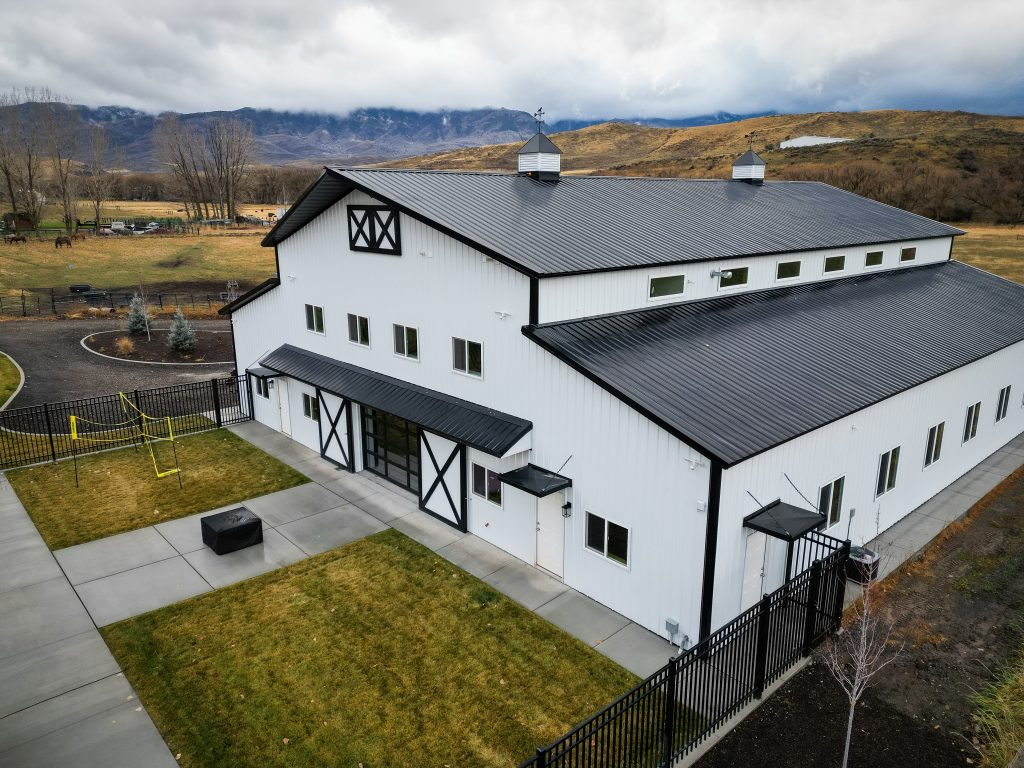 What is a Lean-To in a Pole Building? - Beehive Buildings